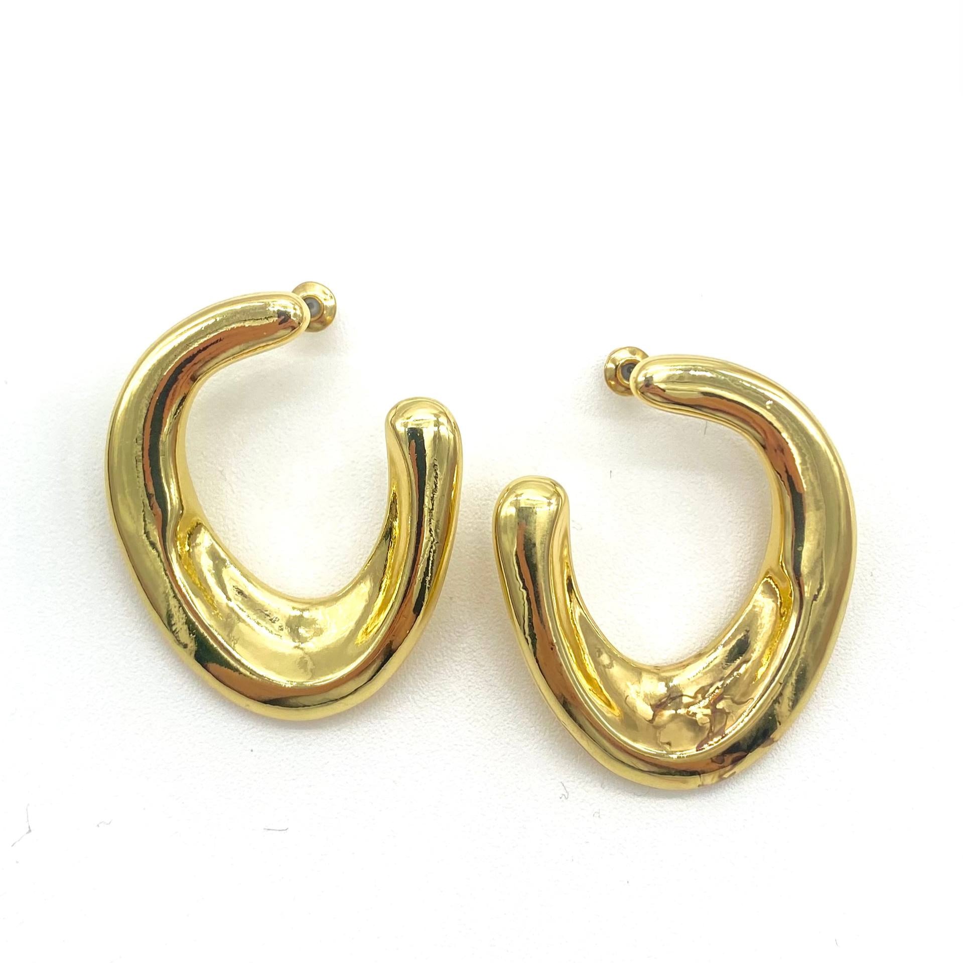 ARETE LISO EN U – Mael Joyería